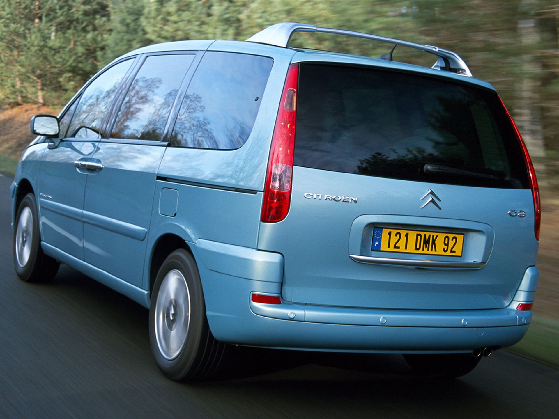 Noticias sobre el Citroën C8 y su impacto en el mercado de furgonetas ...