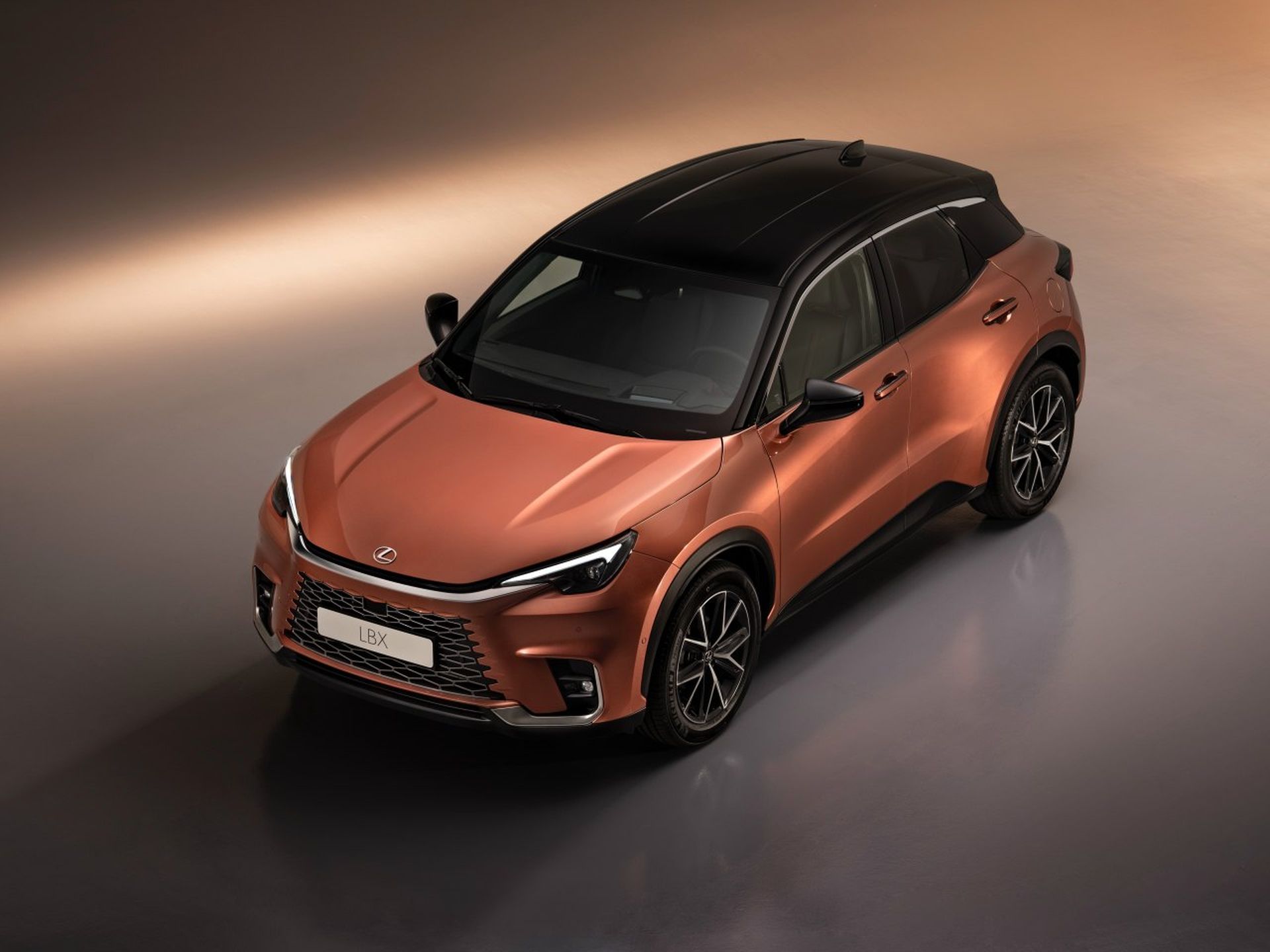 Noticias y artículos sobre el nuevo Lexus LBX y su tecnología avanzada | Autobild.es