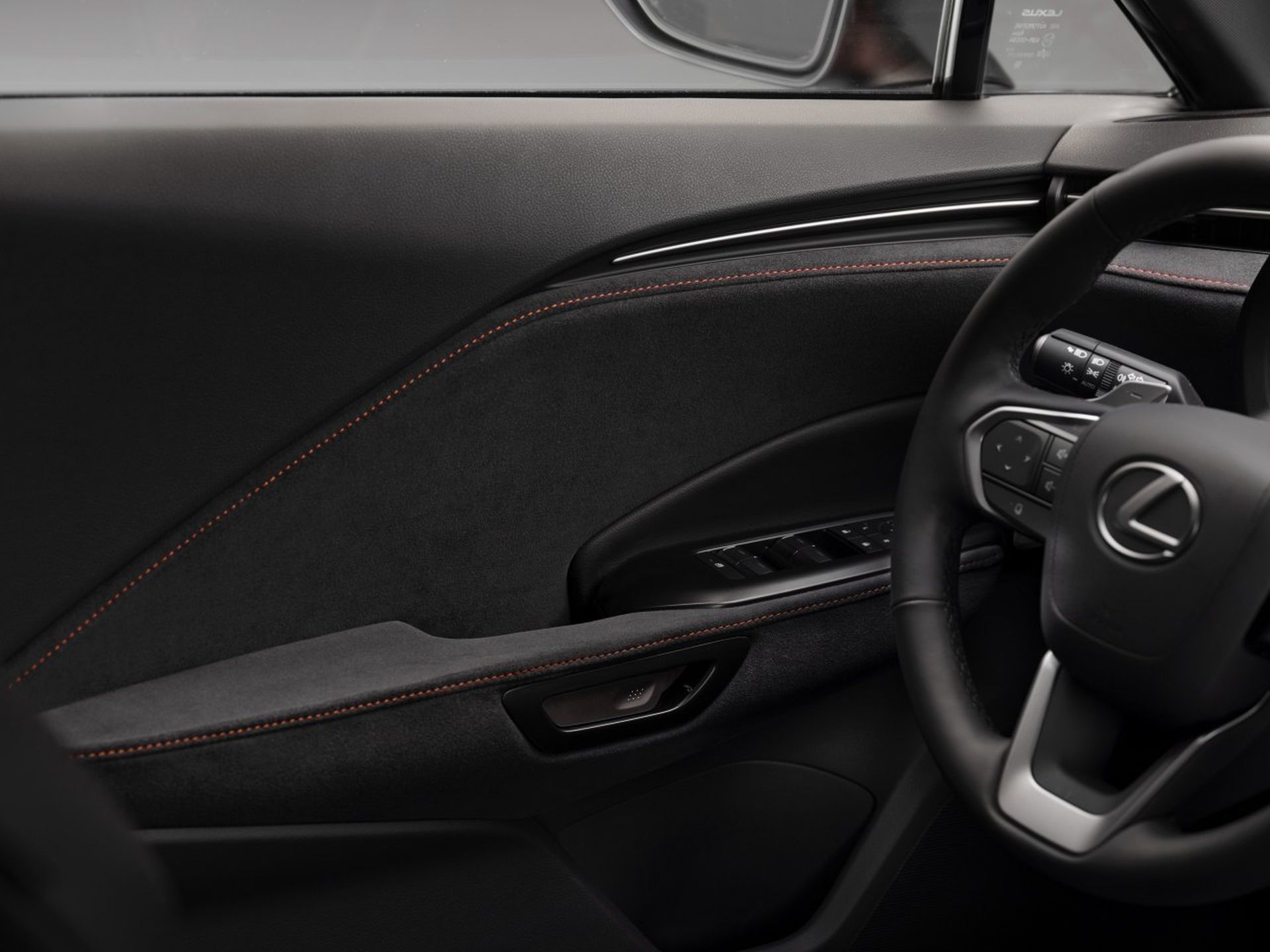 Noticias y artículos sobre el nuevo Lexus LBX y su tecnología avanzada | Autobild.es