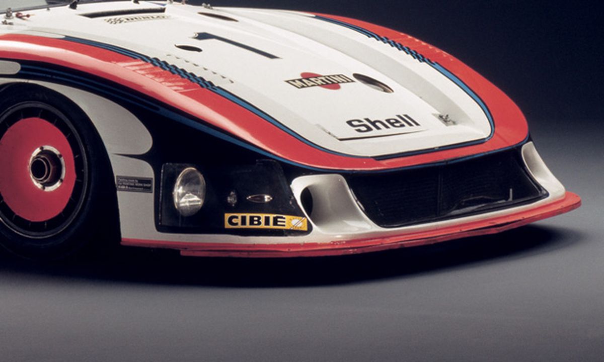 Un Porsche 935 Moby Dick creado con Lego