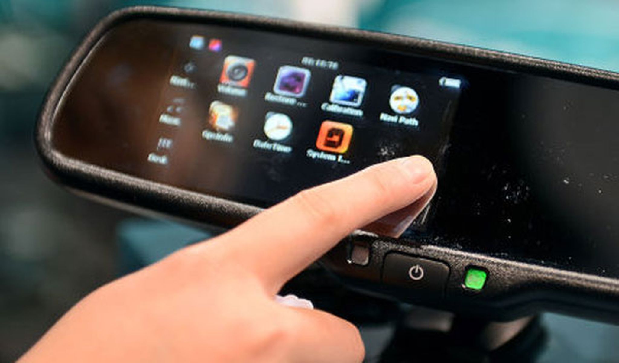 Smart Mirror: Nissan digitaliza el espejo retrovisor