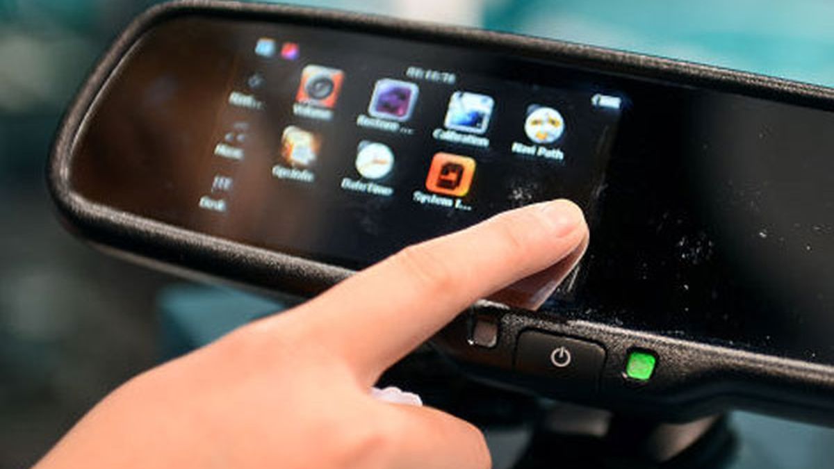 Smart Mirror: Nissan digitaliza el espejo retrovisor