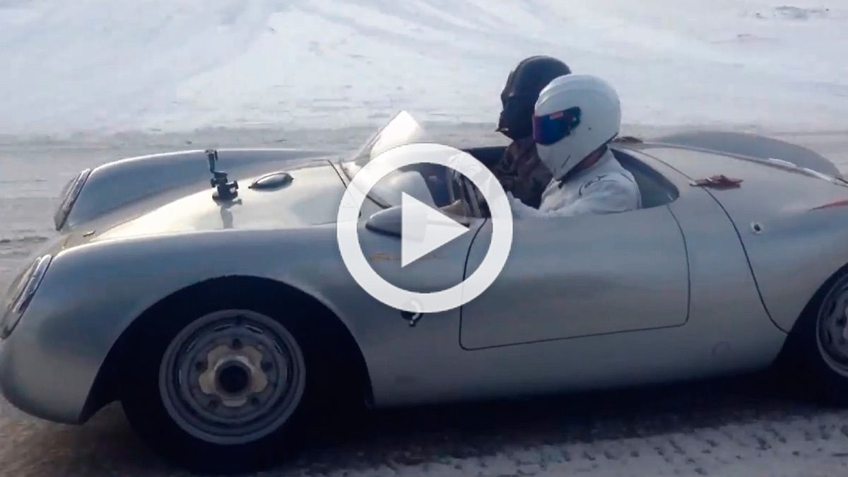 The Stig y Darth Vader pasean en un Porsche 550 Spyder