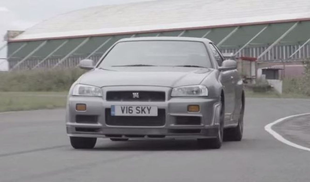 Nissan Skyline GT-R R34 contra Nissan GT-R R35