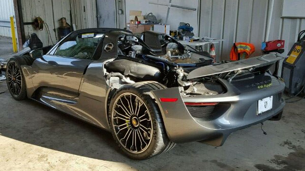 Un Porsche 918 Spyder con solo 148 km, a subasta