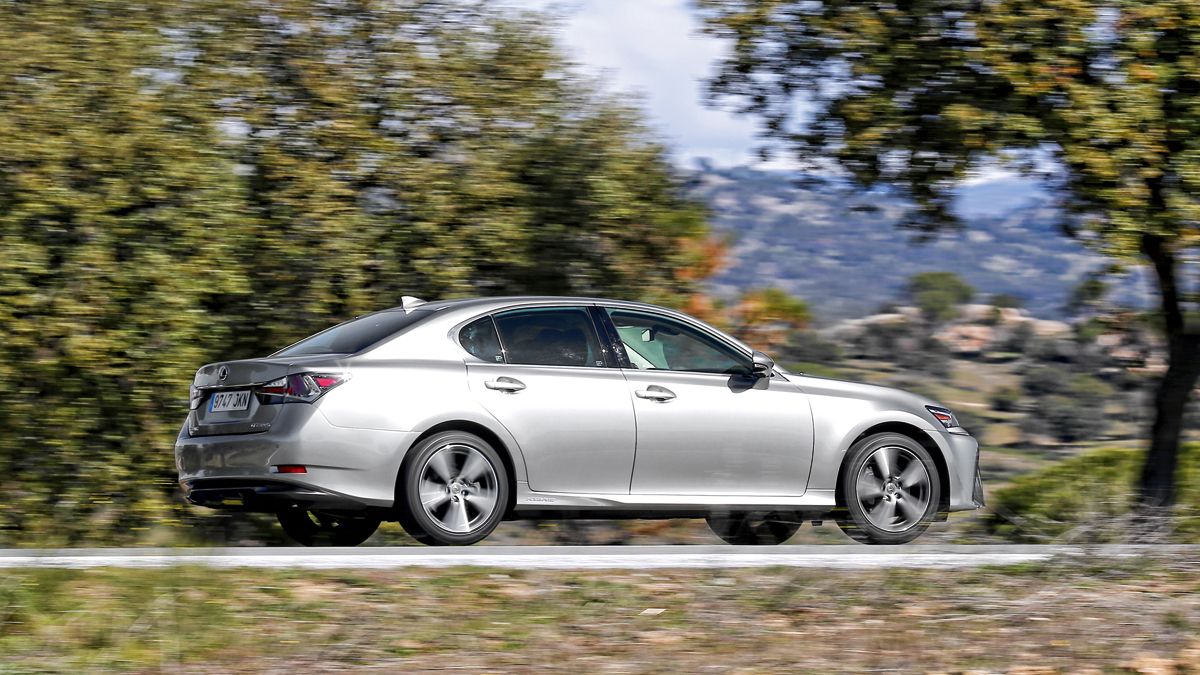 Prueba: Lexus GS 300h 2016, un híbrido de imagen radical