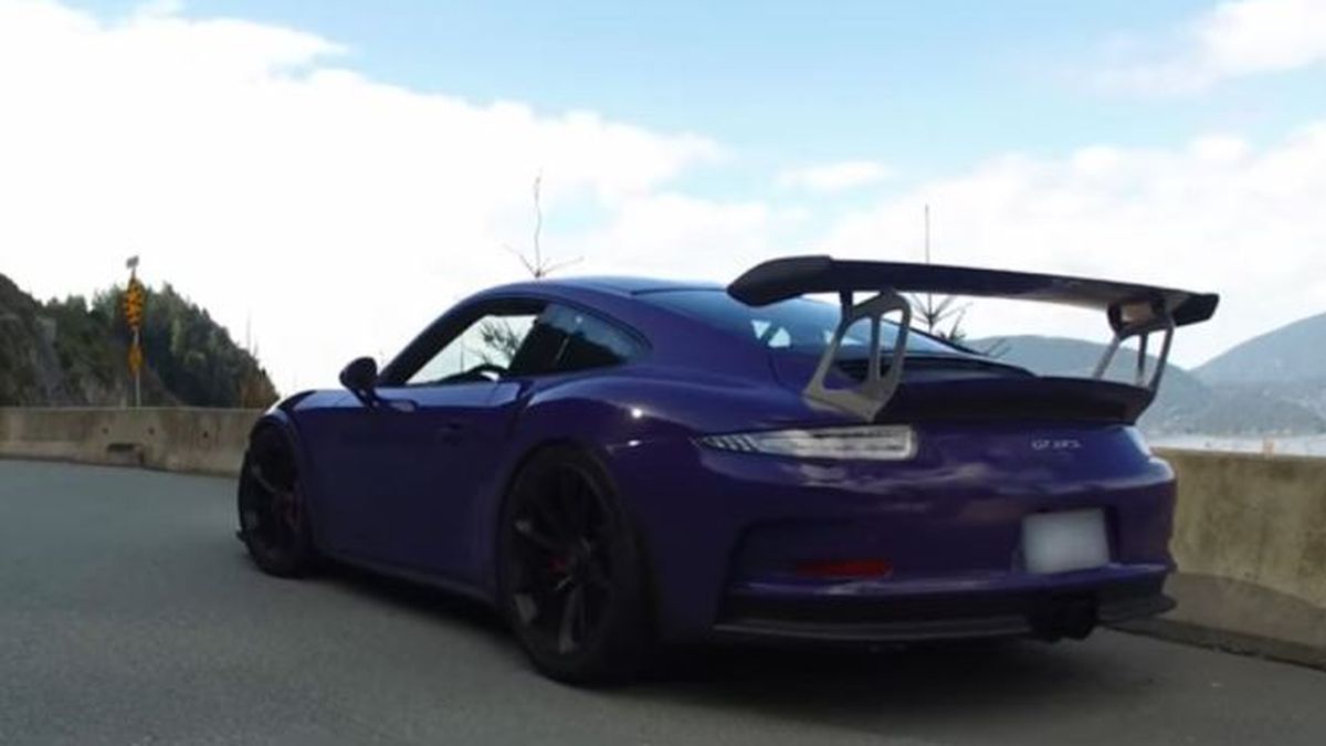 Vídeo: este Porsche 911 GT3 RS Ultraviolet luce genial