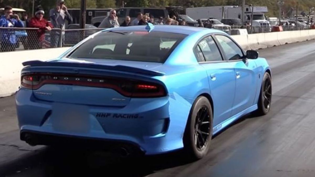 'Drag Race' con un Dodge Charger Hellcat de 1.000 CV