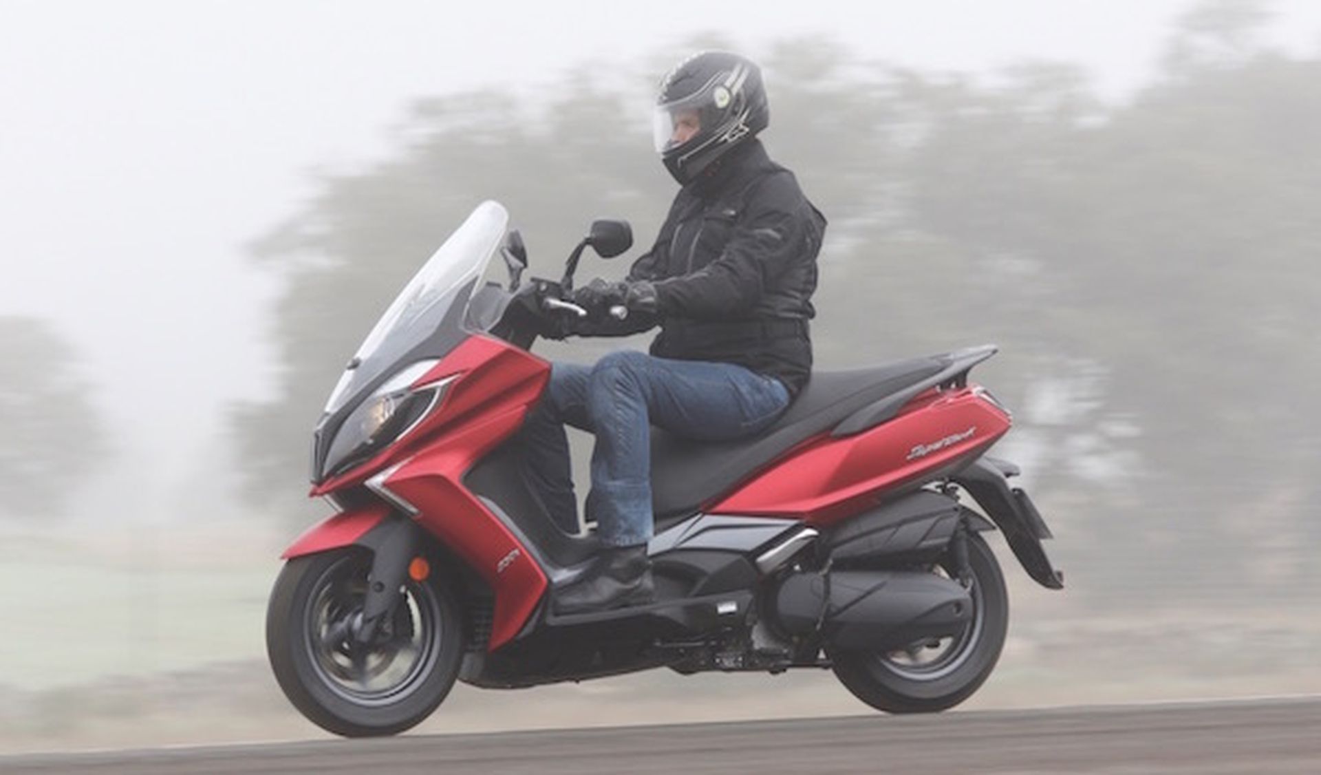 Prueba del Kymco Super Dink 350 cc 2017: un salto enorme