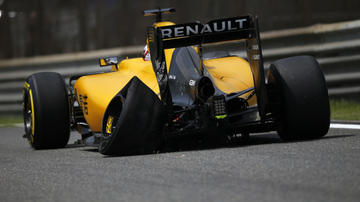 F1. Libres 1 GP China 2016: marcados por las banderas rojas