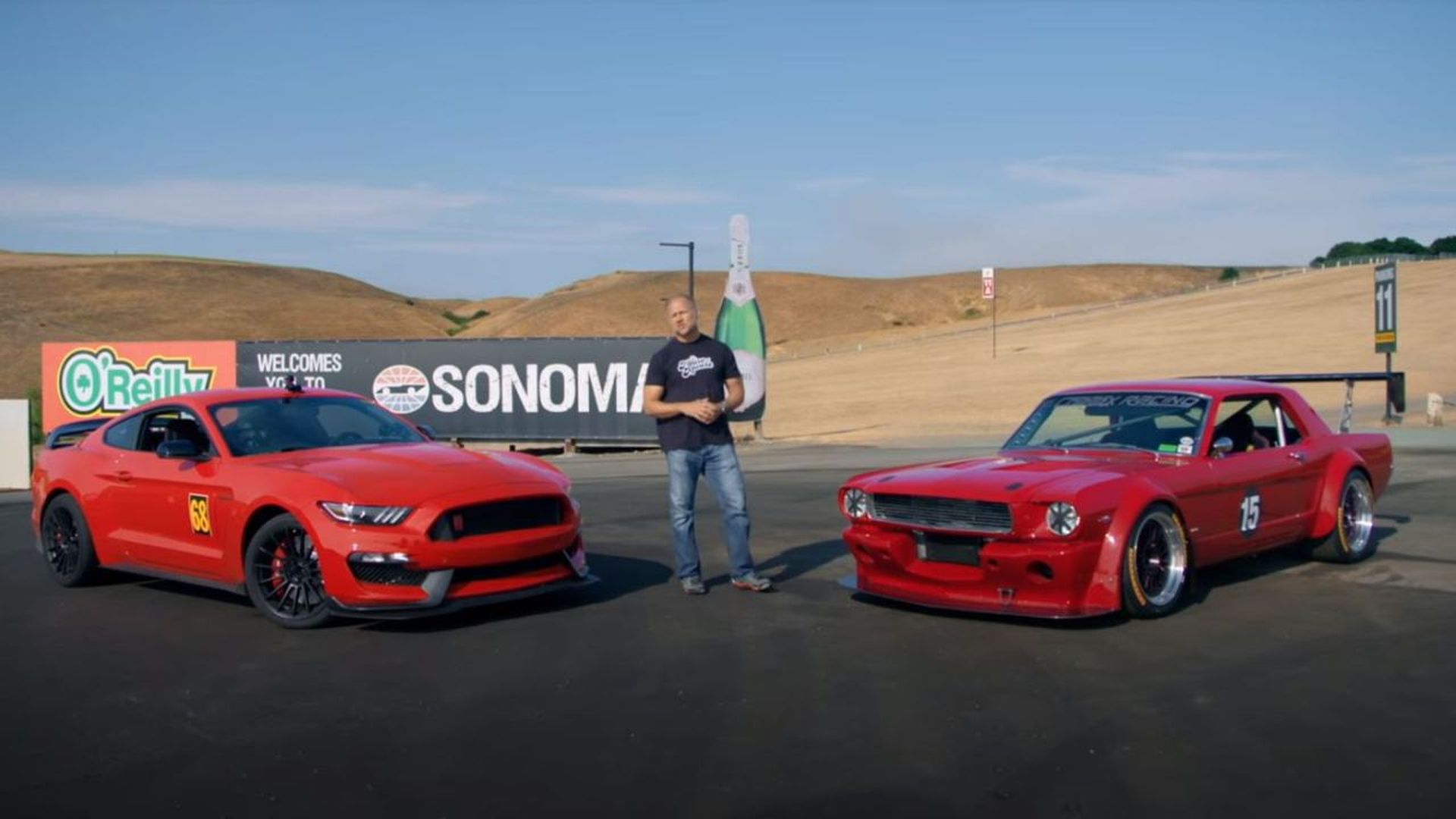 Vídeo: CorteX Mustang de 1966 vs Shelby Mustang GT350R