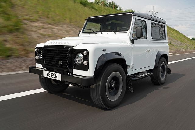 Prueba: Land Rover Works V8. El Defender más veloz de la historia