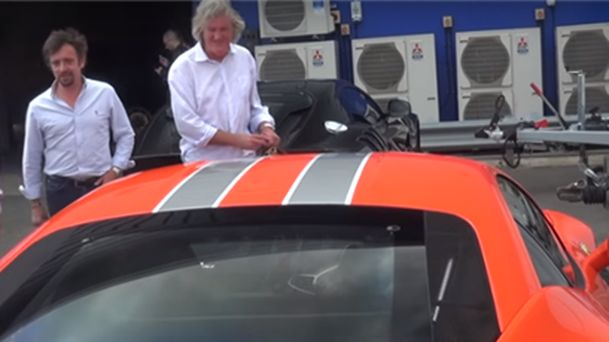 VÍDEO: James May lleva a Richard Hammond en su Ferrari 458 Speciale