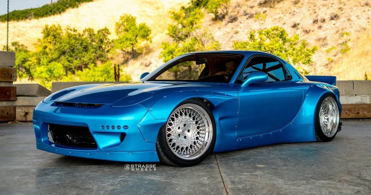 Rocket Bunny RX-7, extremadamente llamativo