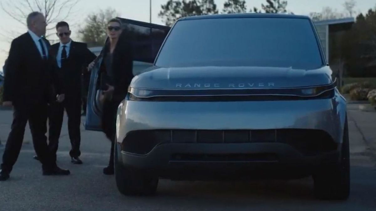 Así será el Range Rover Sport 2030 según la serie 'The First'
