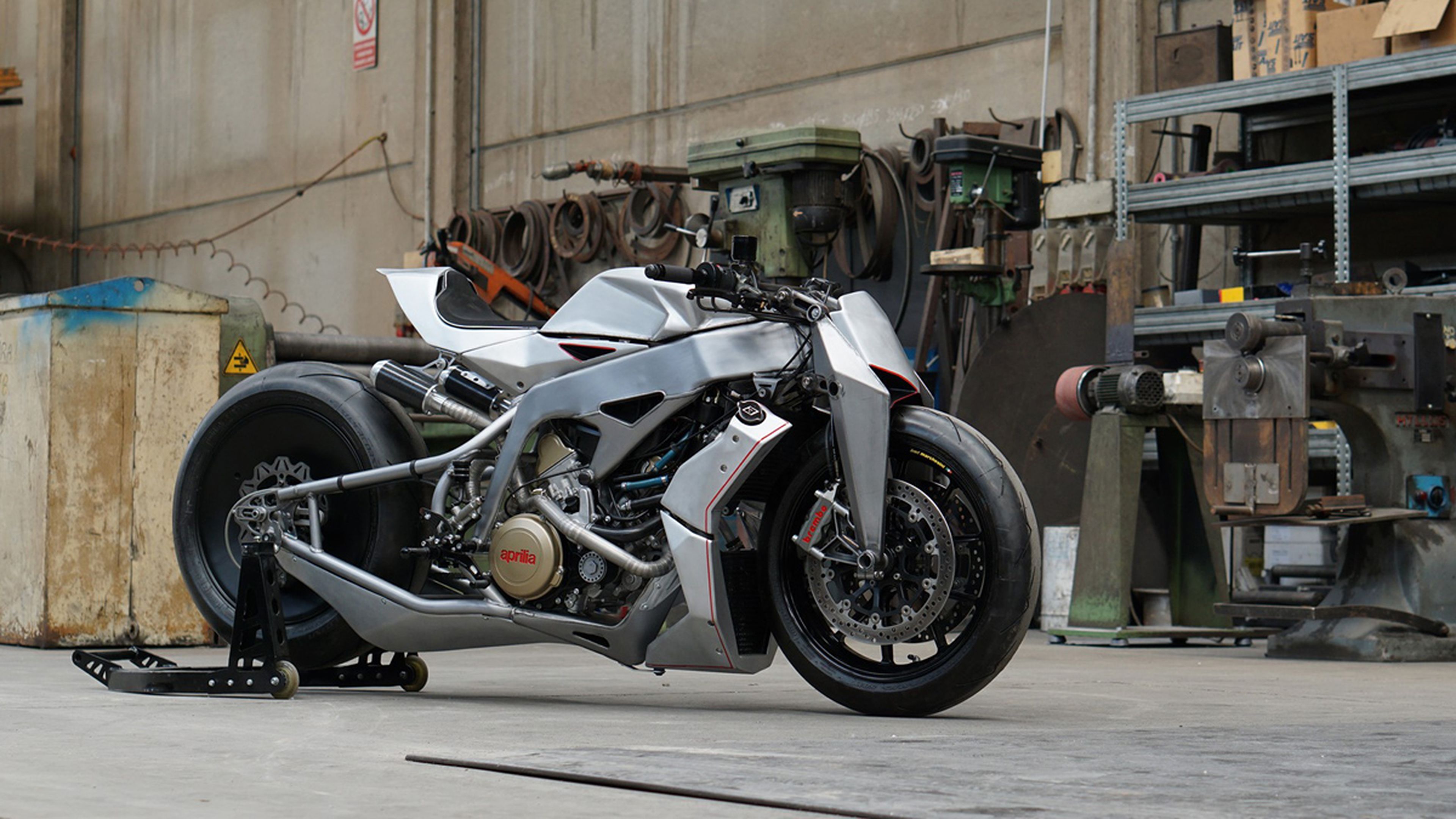 Futuro a base de martillazos: así es esta Aprilia Custom diseñada por ...