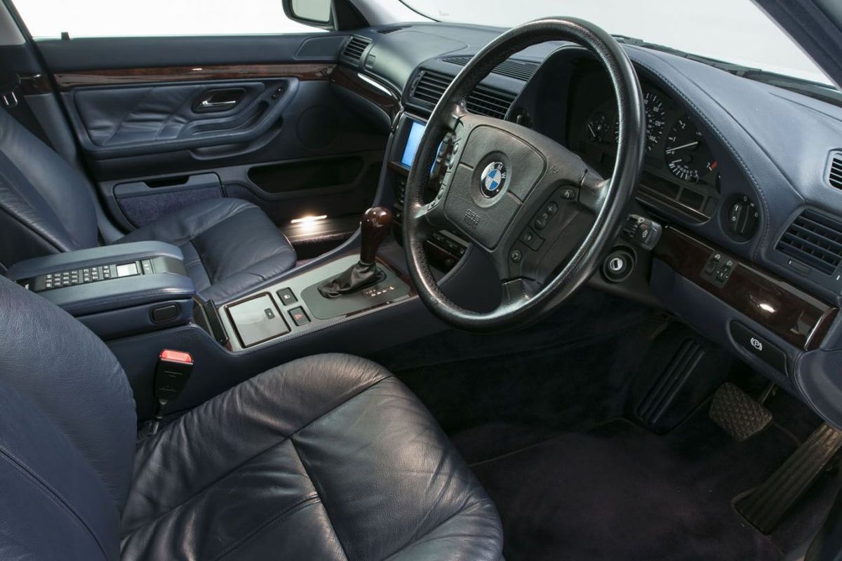 La historia del BMW E38