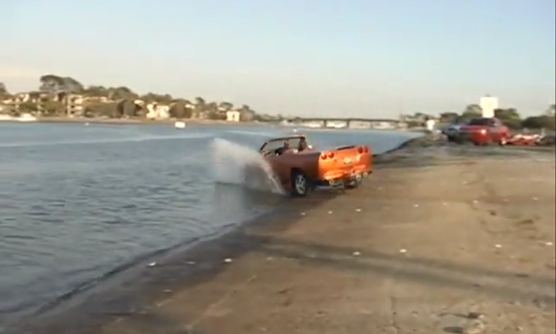 VÍDEO: WaterCar Python V8, el coche anfibio definitivo para este verano ...