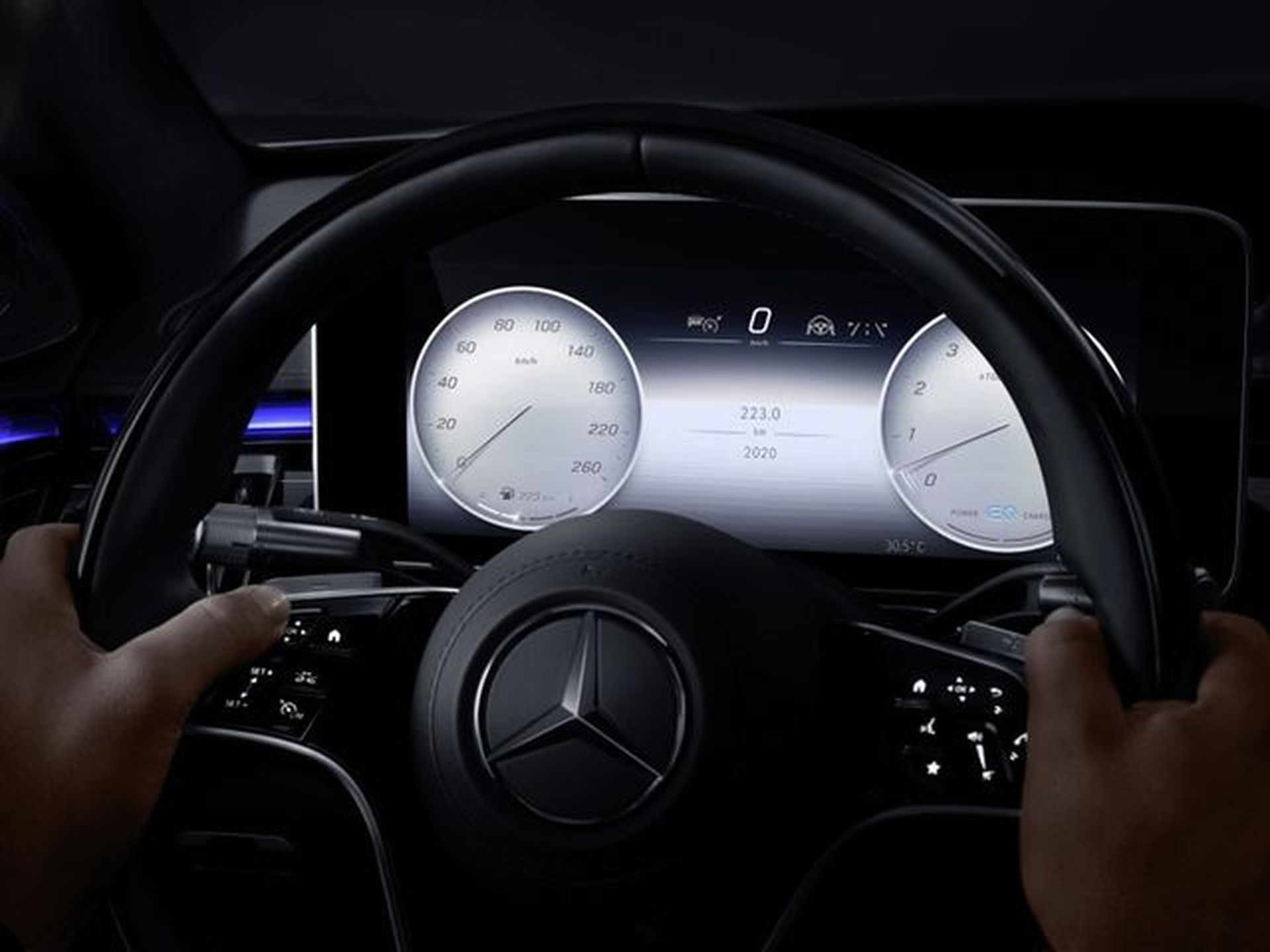 Así son los revolucionarios nuevos cuadros de mandos de Mercedes Así son los revolucionarios nuevos cuadros de mandos de Mercedes