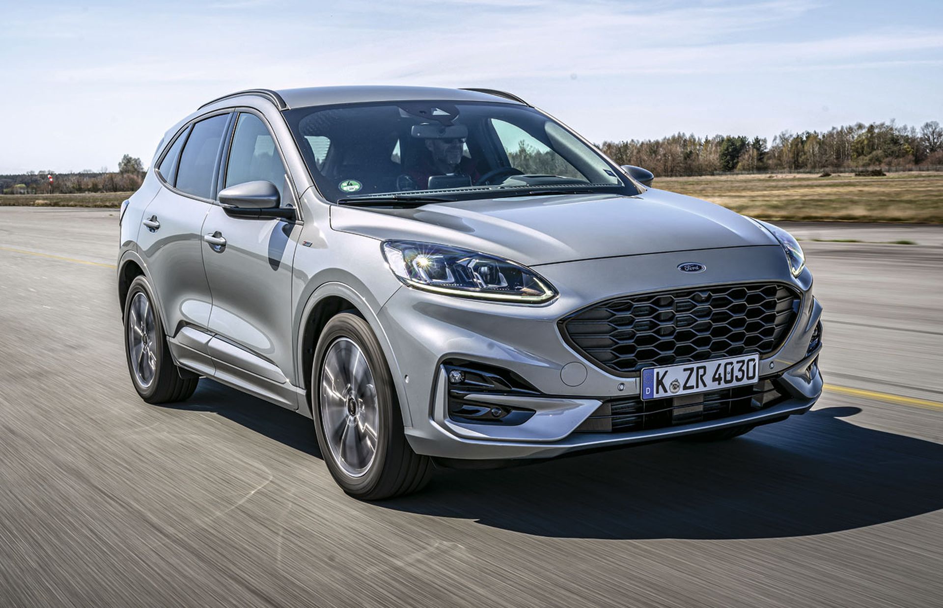 Toyota Corolla Cross o Ford Kuga FHEV, ¿cuál es mejor?