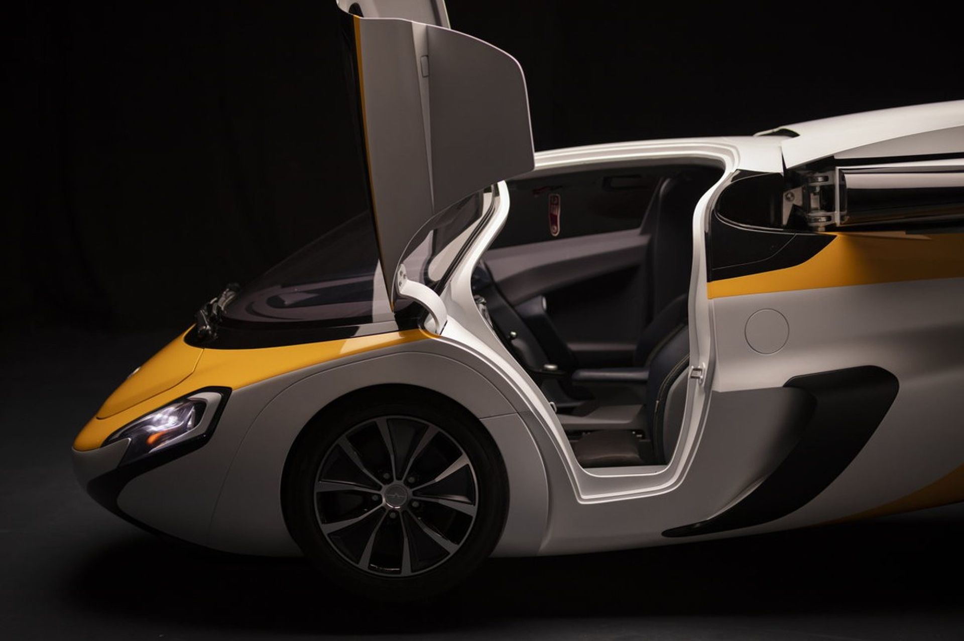 Así ha evolucionado el coche volador del AeroMobil