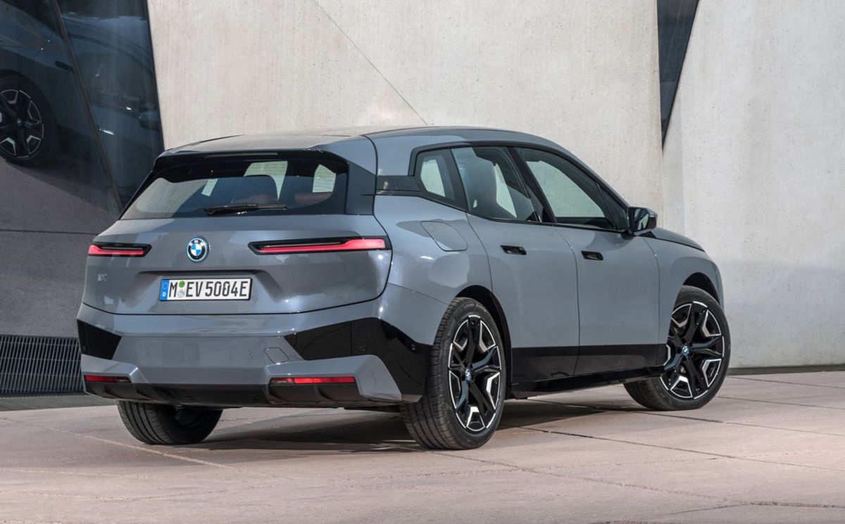 He probado el BMW ix50, tres razones para comprarlo y una para pensarlo