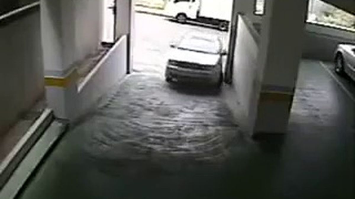 VÍDEO: hoy recuperamos este clásico de cómo reventar un coche en un garaje