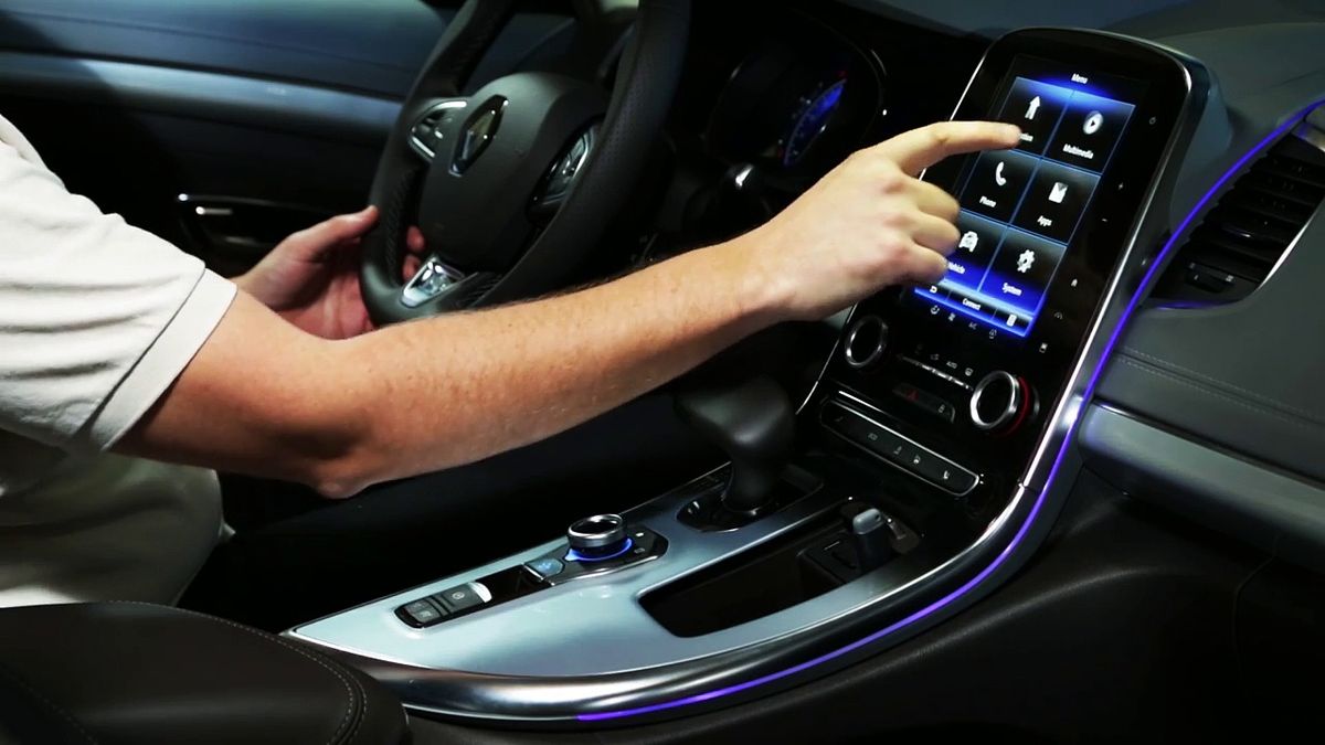 Una de tecnología: así se ven fotos en el Renault R-Link 2