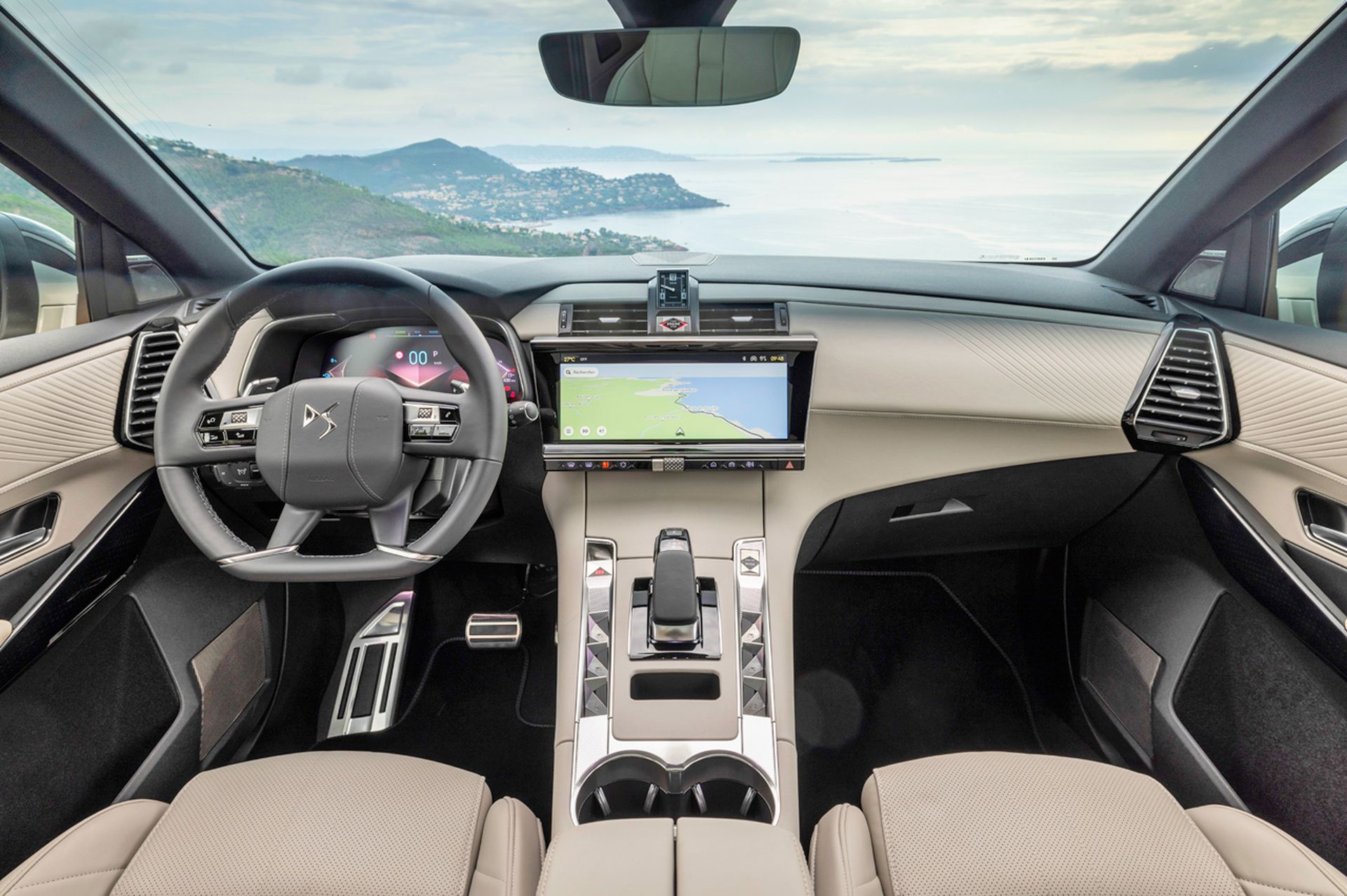 DS 7 2023: probamos el SUV más exitoso de la marca que ahora se electrifica