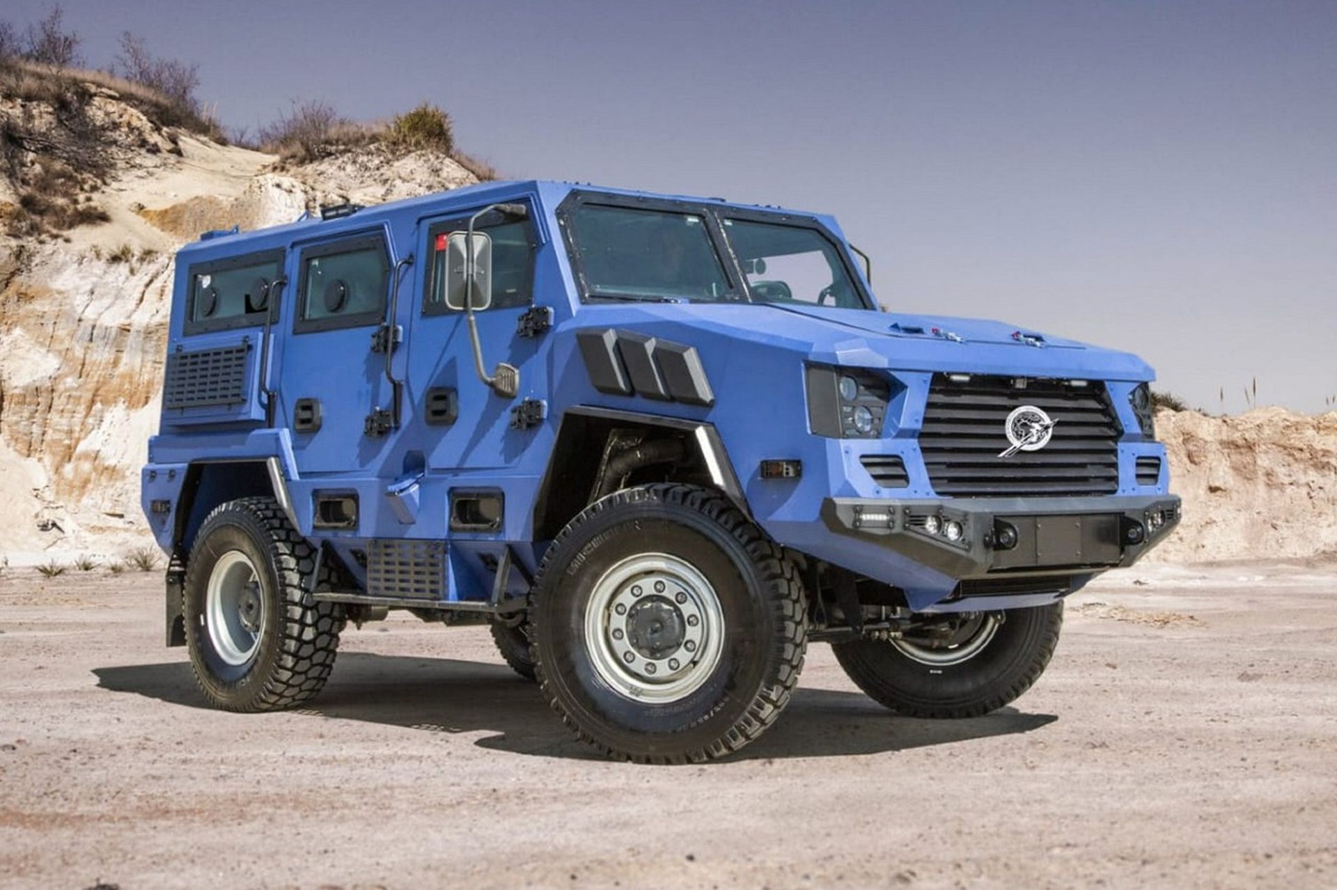 Maatla 4x4, un blindado “ligero” que puede con todo