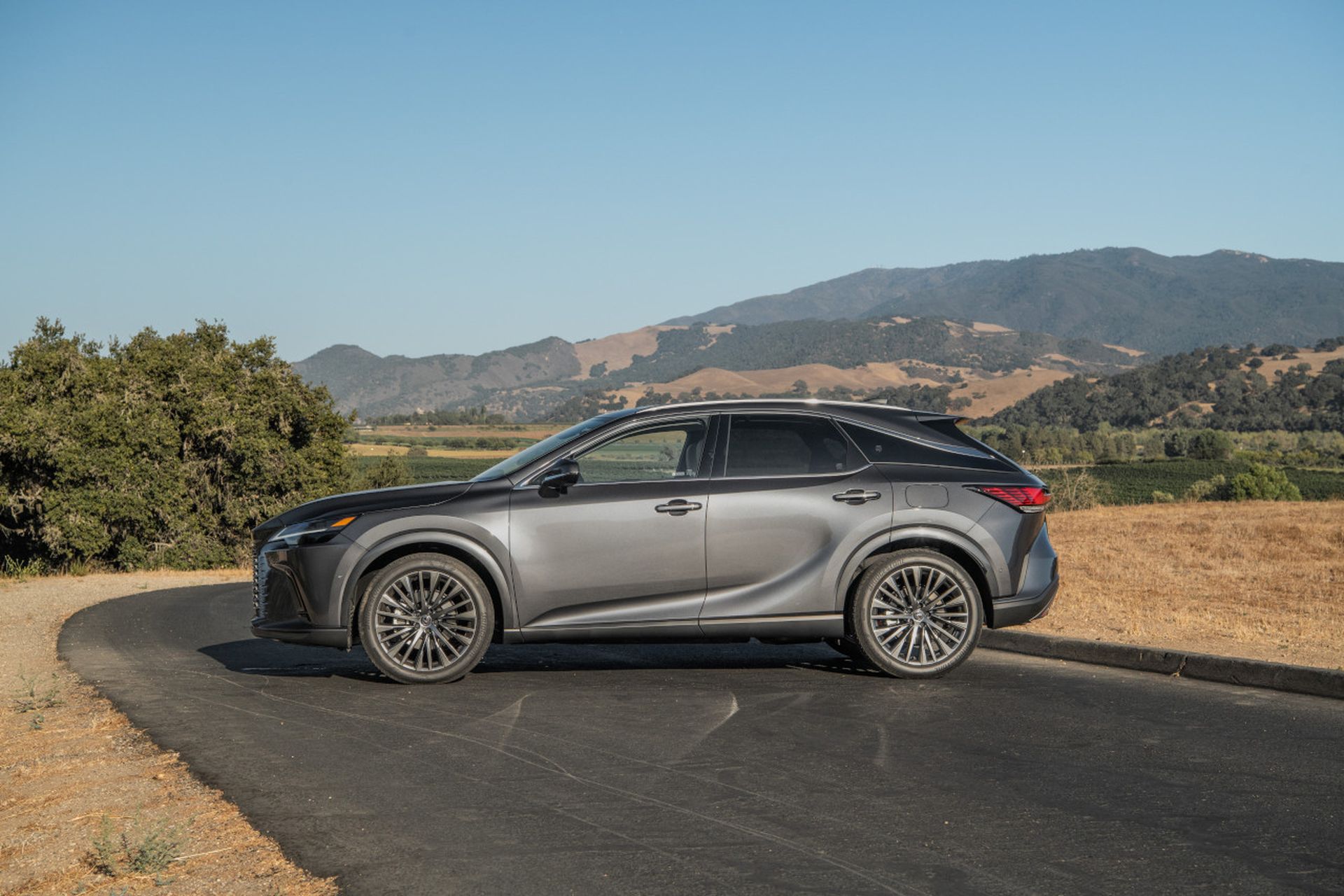 Prueba Lexus RX 450h+ 2023: ¿es un RX o un NX?