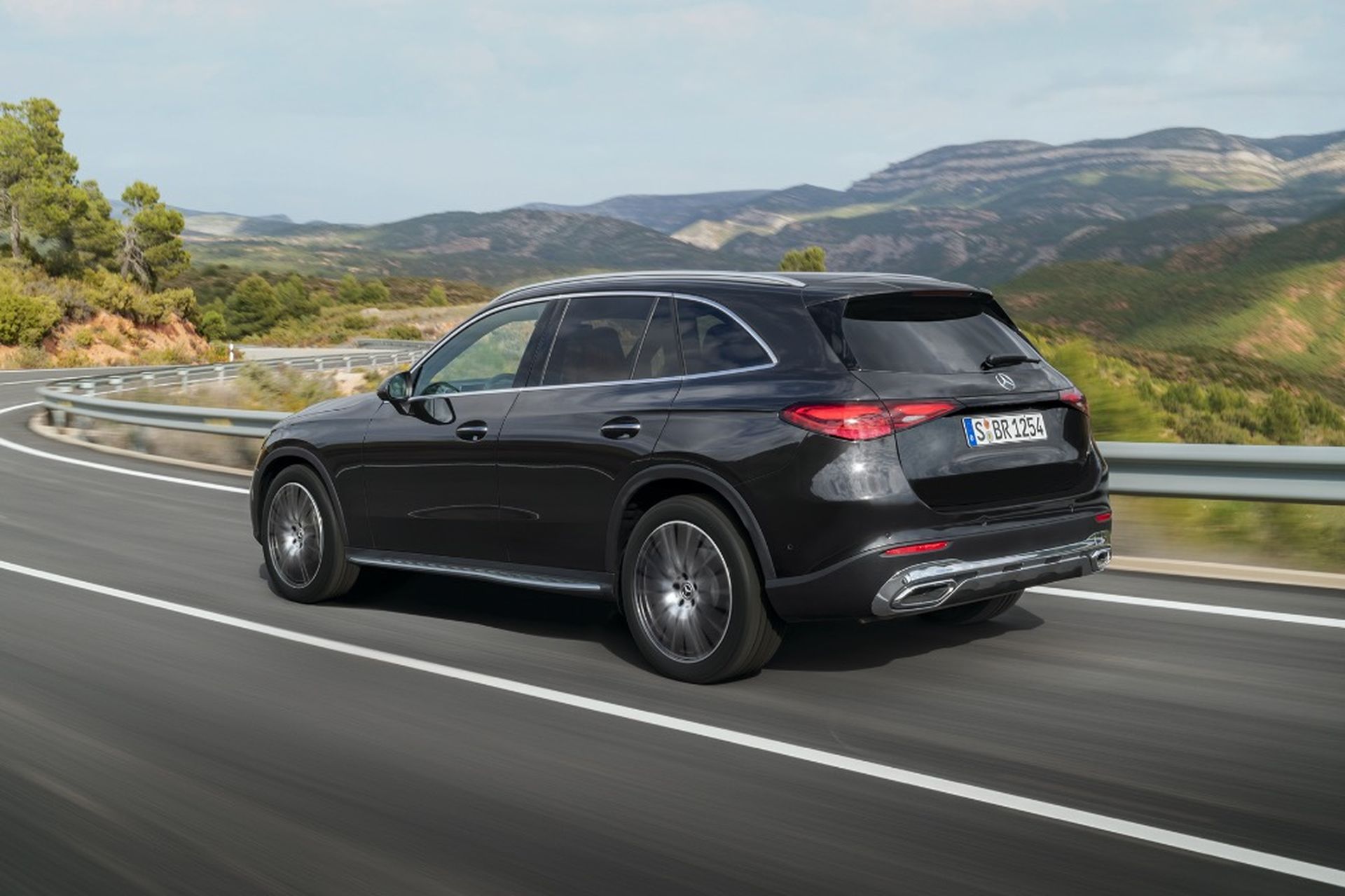 Lexus NX o Mercedes GLC, cuál es mejor en motor, precio, consumo y autonomía