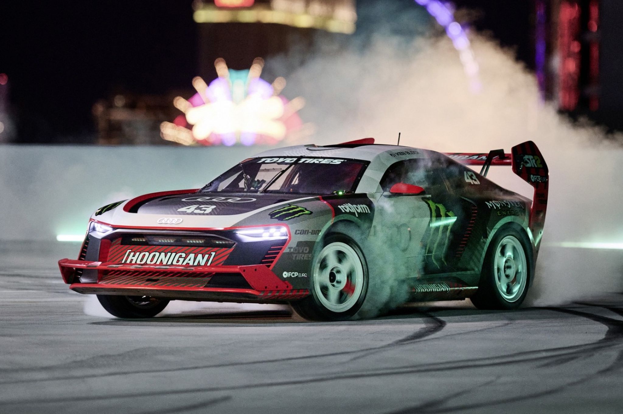 Vídeo: Ken Block presenta la ‘Electrikhana’ con el Audi S1 Hoonitron en ...