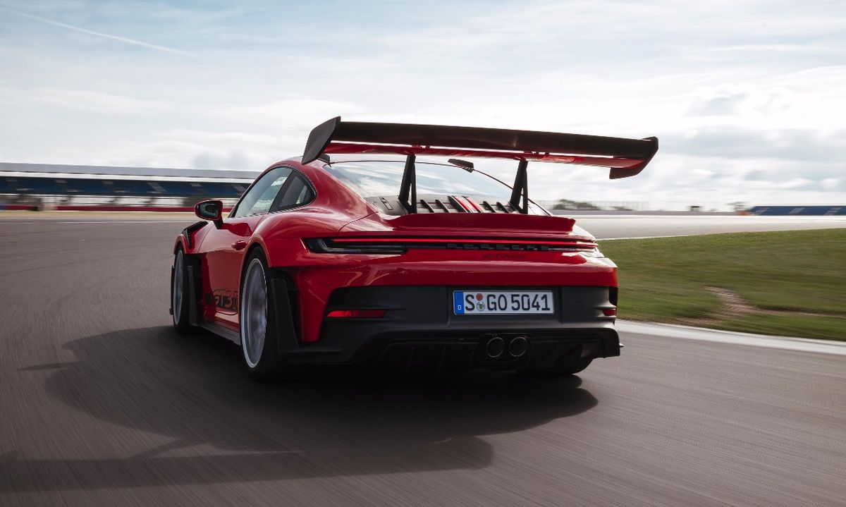 VÍDEO: Prueba Porsche 911 GT3 RS 2023 en Silverstone, su alerón gigante es el mejor aliado de ...