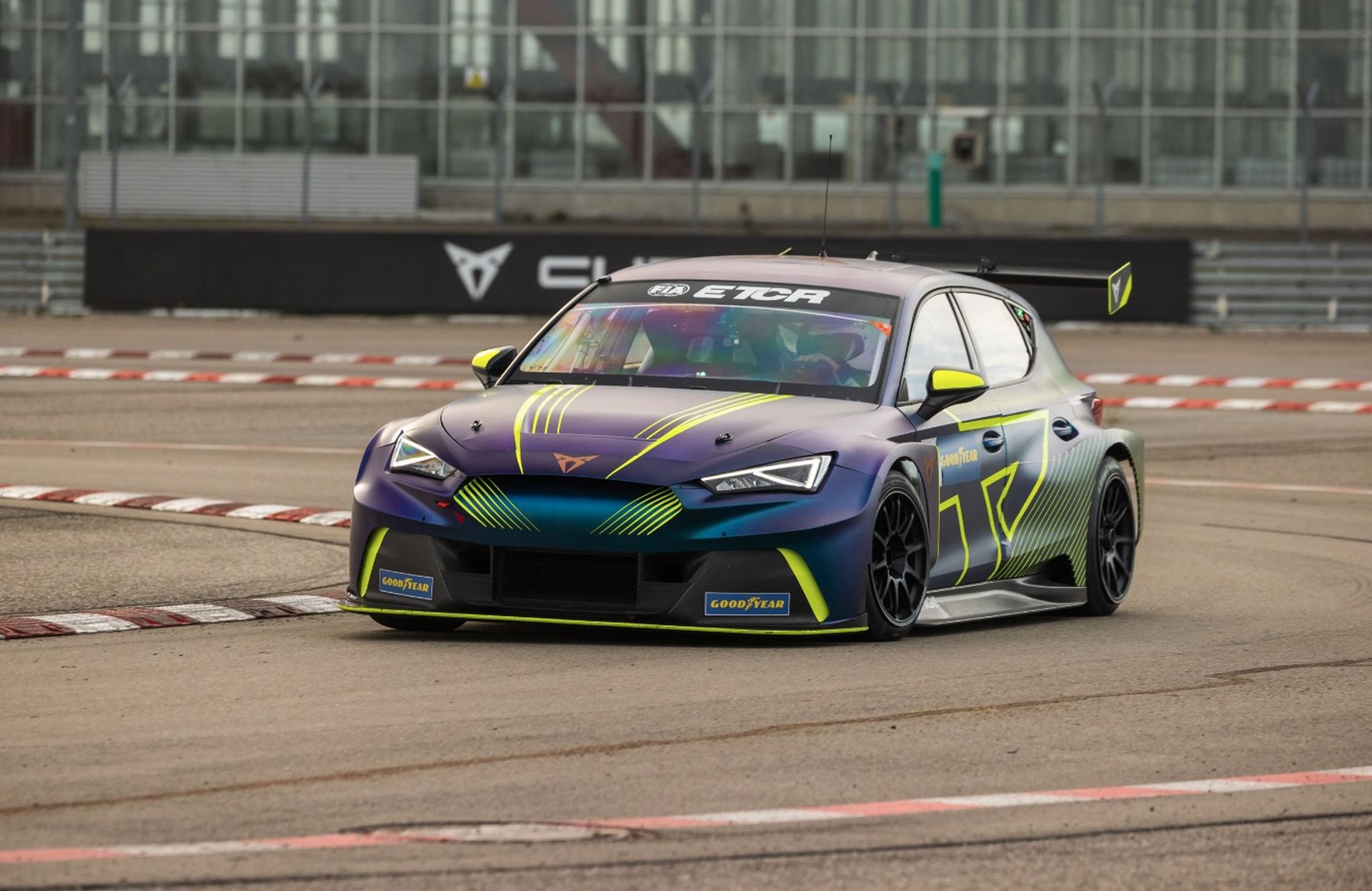 Prueba Cupra E-RACER, el campeón del mundo del ETCR en nuestras manos ...