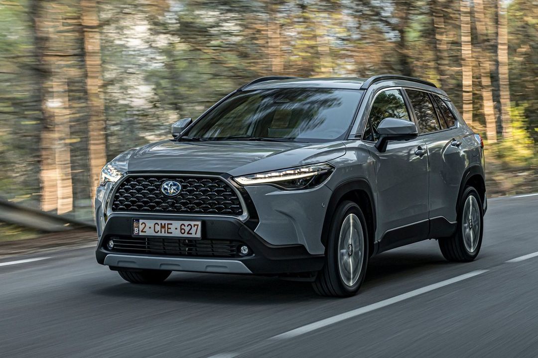 Toyota Corolla Cross o RAV4, por precio y tamaño, ¿cuál es mejor opción?