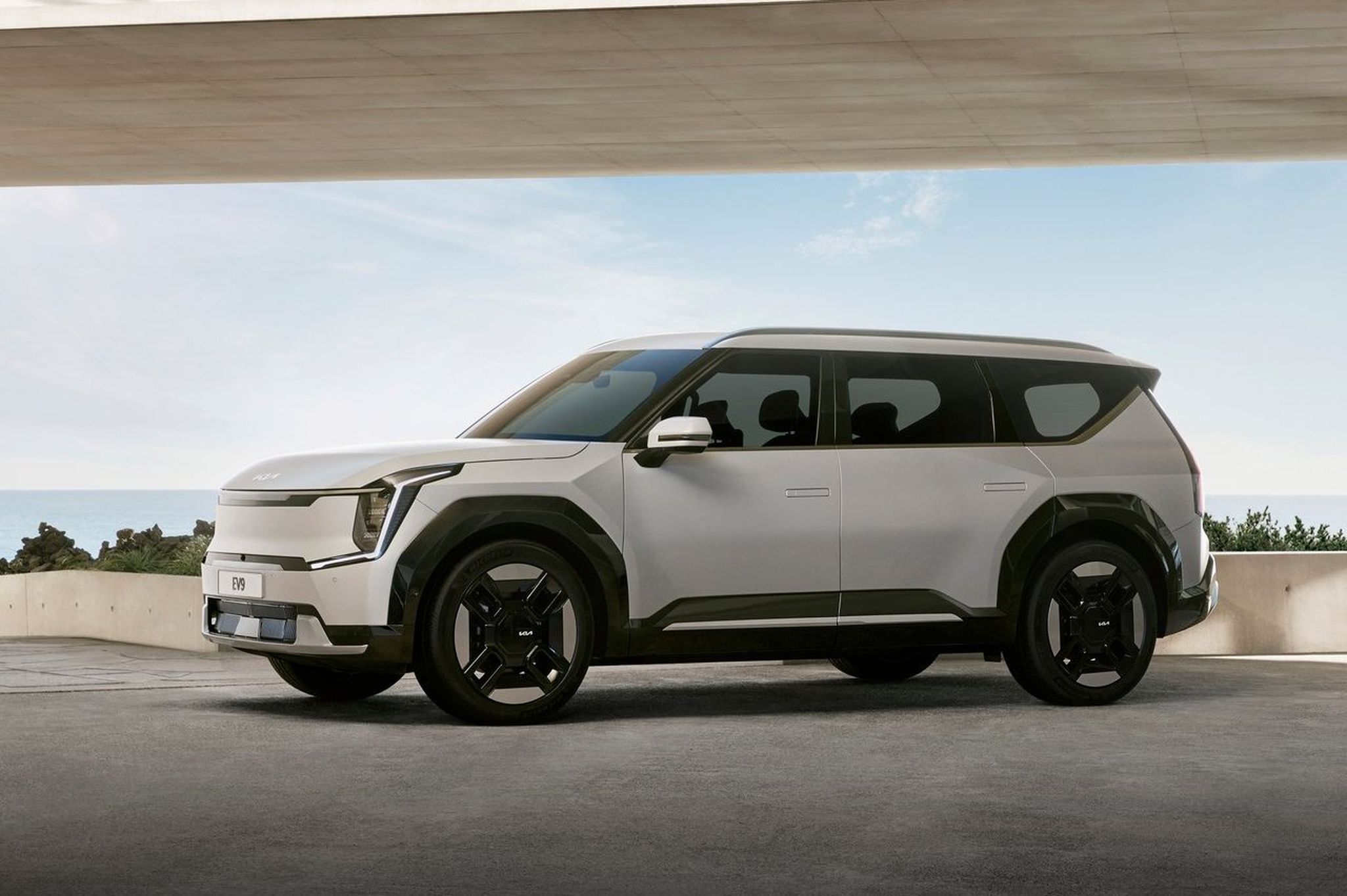 Kia EV9 o Volvo EX90, la lucha por los grandes SUV eléctricos comienza