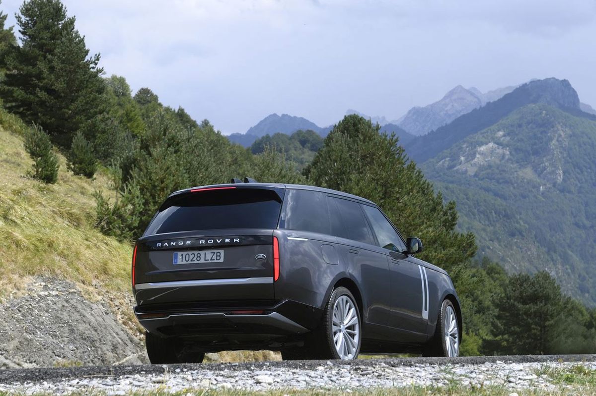 Prueba del Range Rover D350: lujo total, diésel y con etiqueta ECO
