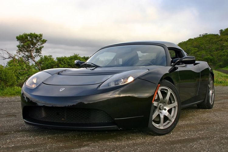 El primer coche con el que Tesla entró en la historia del automóvil