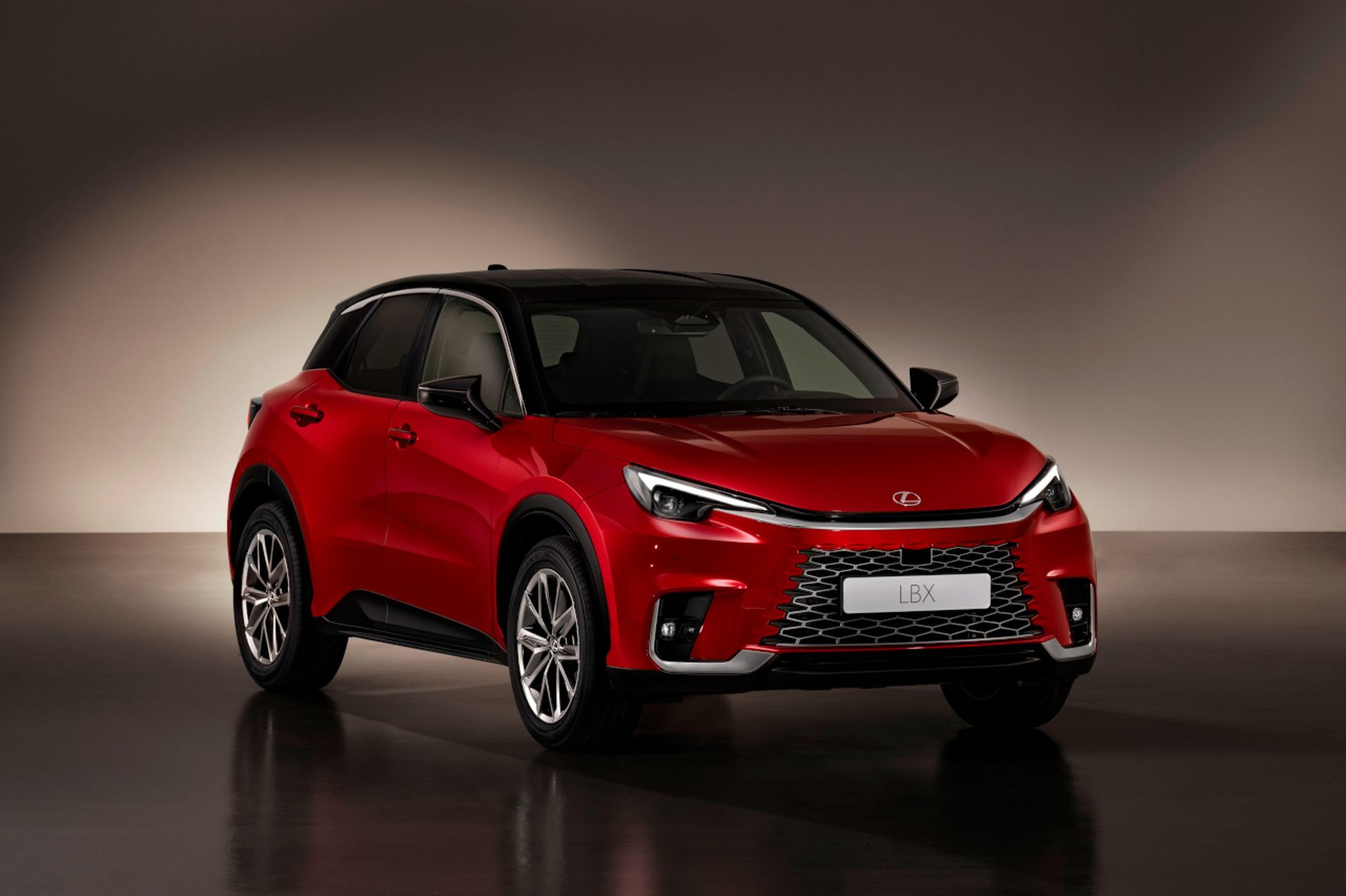 Nuevo Lexus LBX 2023: un SUV híbrido con esencia Lexus en 'frasco ...