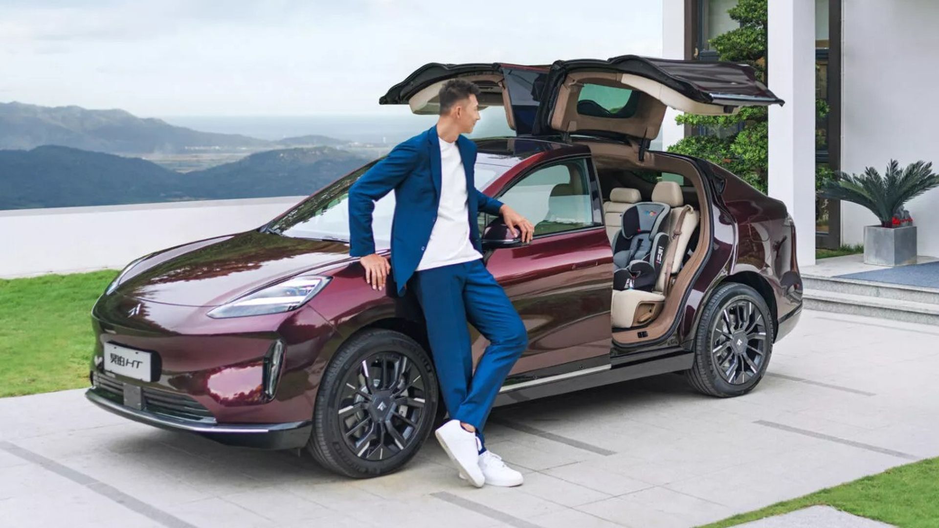 La copia china del Tesla Model X tiene hasta 770 km de autonomía