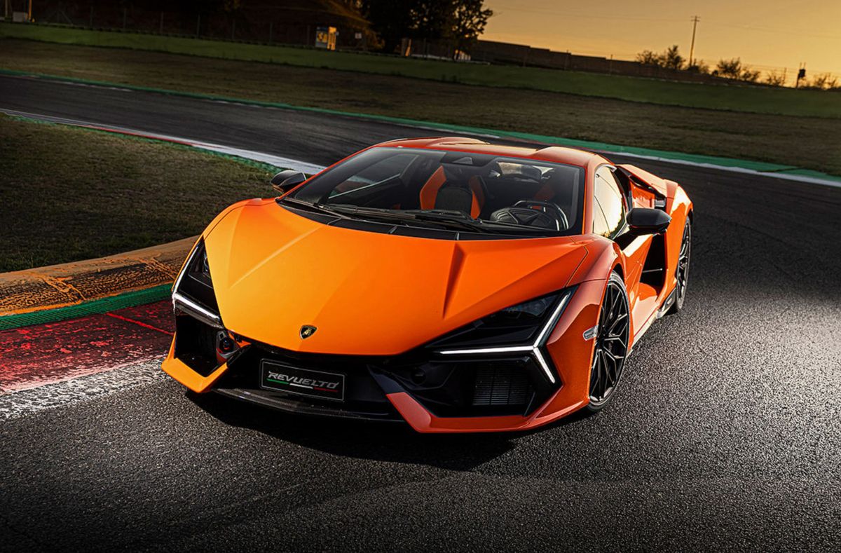Prueba del Lamborghini Revuelto: al volante del Lambo más rápido de la ... Prueba del Lamborghini Revuelto: al volante del Lambo más rápido de la ...