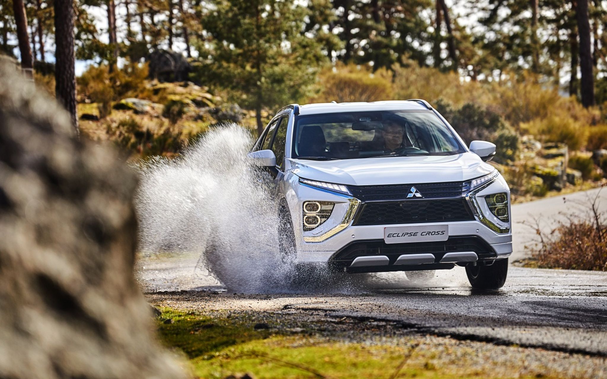 Mitsubishi Eclipse Cross PHEV 4WD: artículos y noticias recientes sobre ...