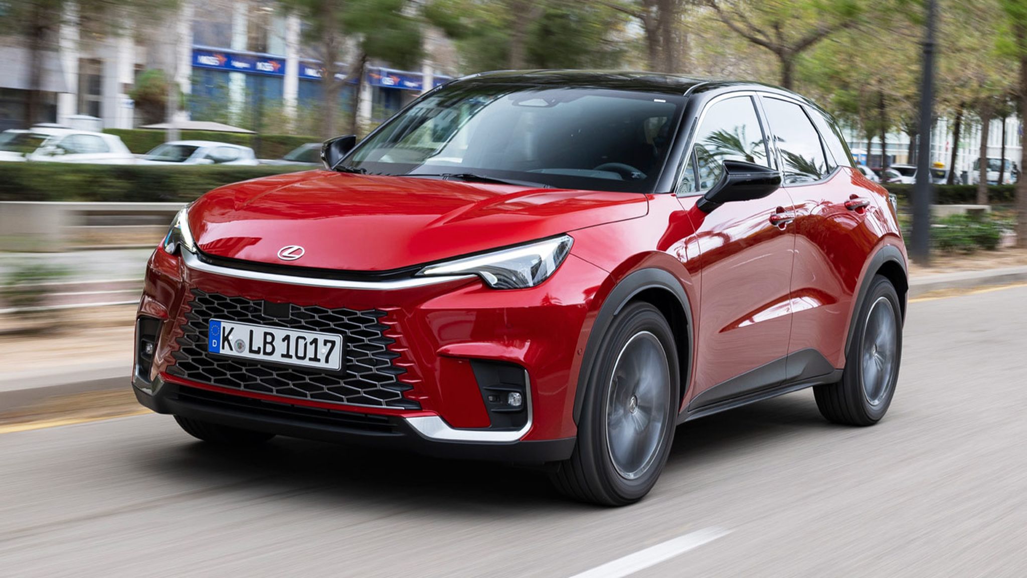 Noticias y artículos sobre el Lexus LBX 136 CV y su rendimiento en el mercado automovilístico ...