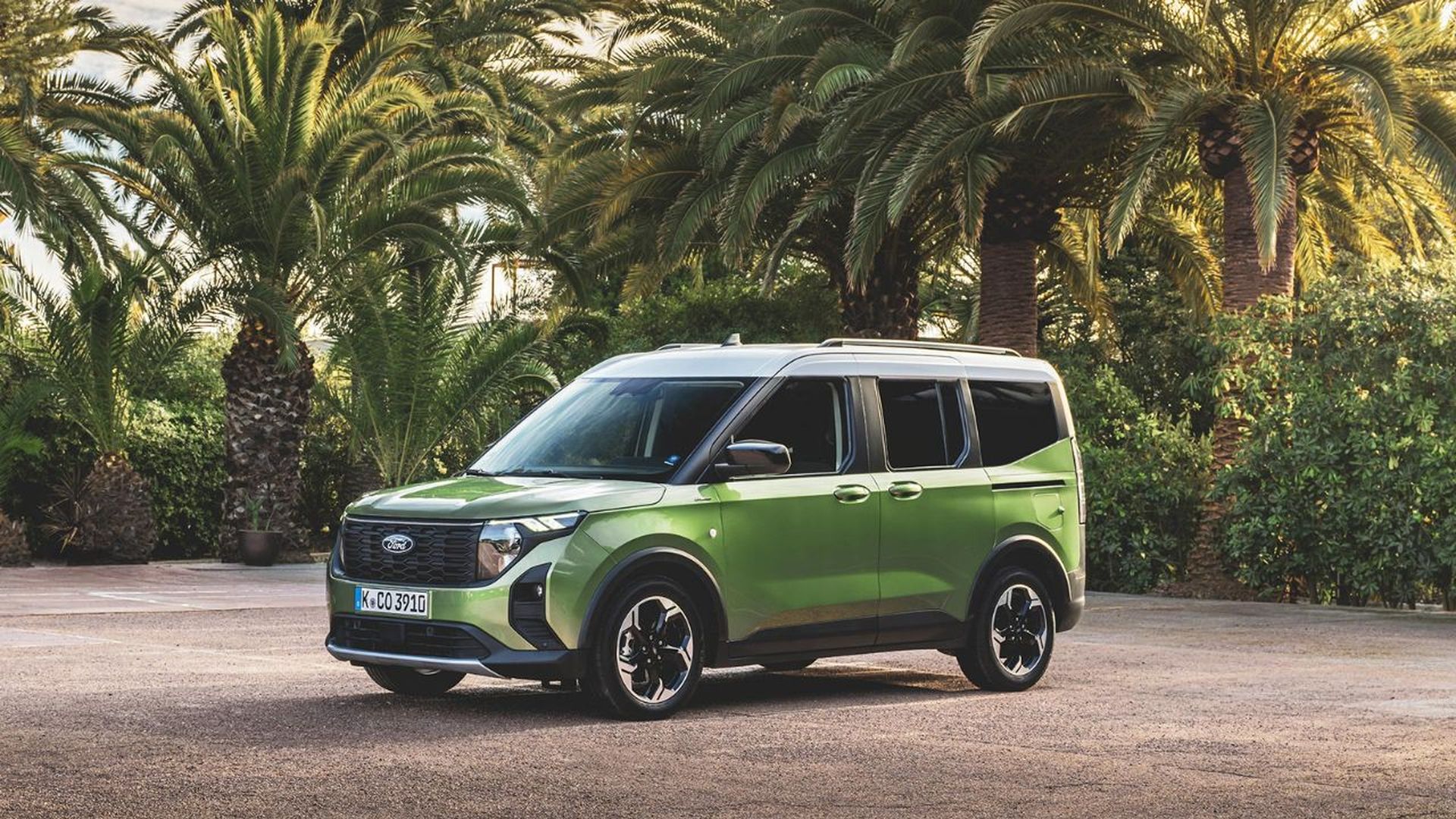 Ford incorpora un nuevo miembro a su gama, el Ford Tourneo Courier ...