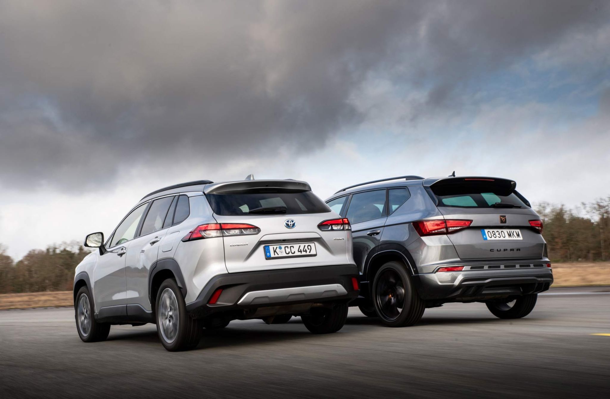 Comparativa: Cupra Ateca 2.0 TSI 4Drive, Toyota Corolla Cross Hybrid Allrad