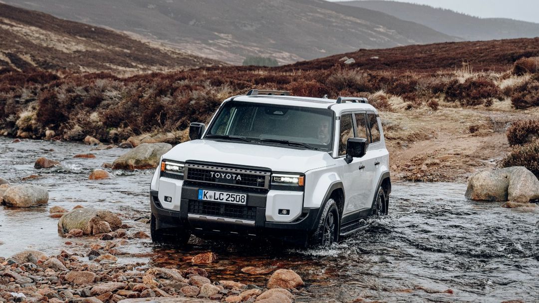 Toyota Land Cruiser 2025 o Defender, la batalla de los 4x4 puros ...