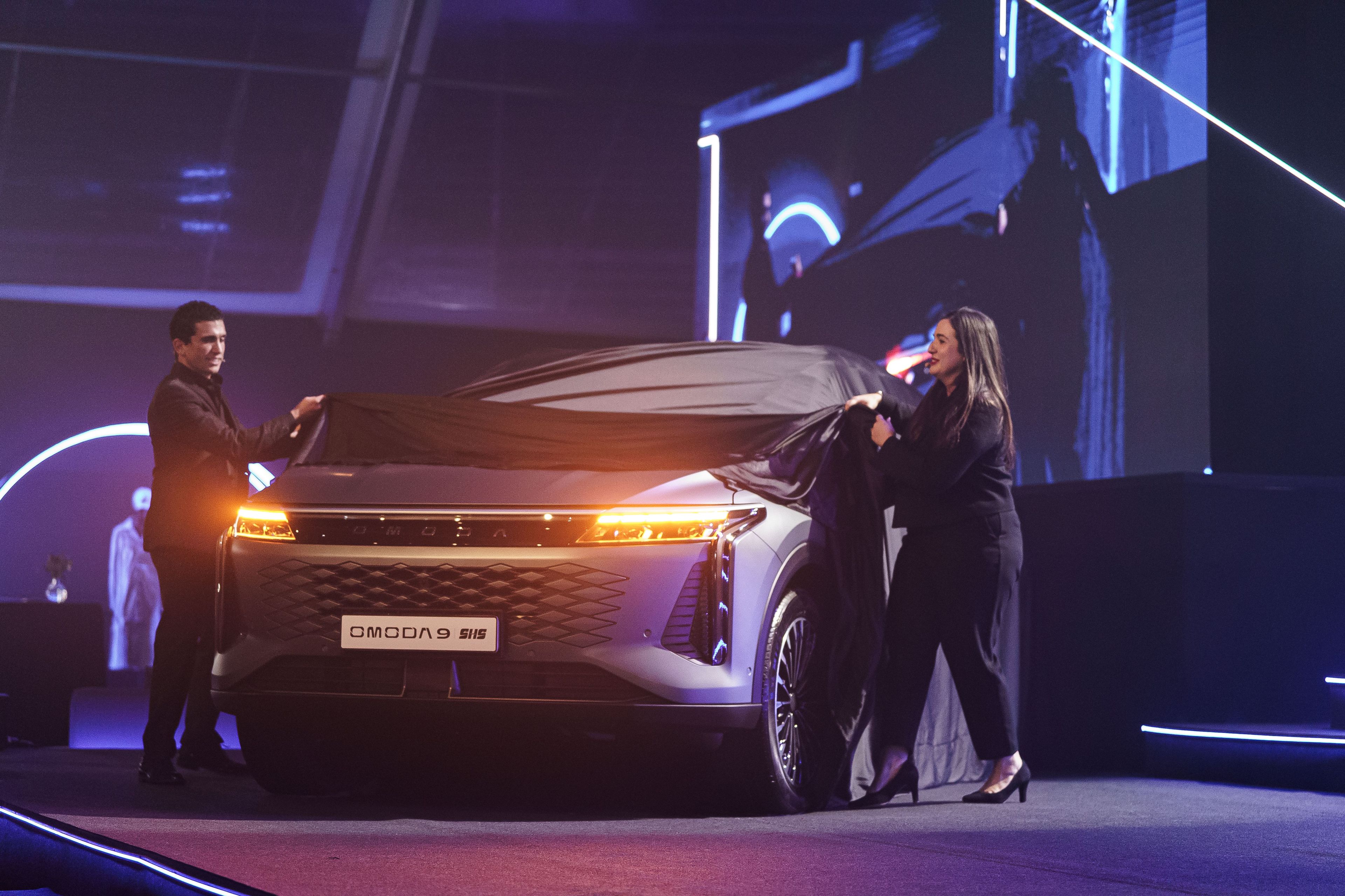 Saluda al Omoda 9, un SUV de 4,7 metros, PHEV, con 145 km de autonomía y cerca de 600 CV que va ...