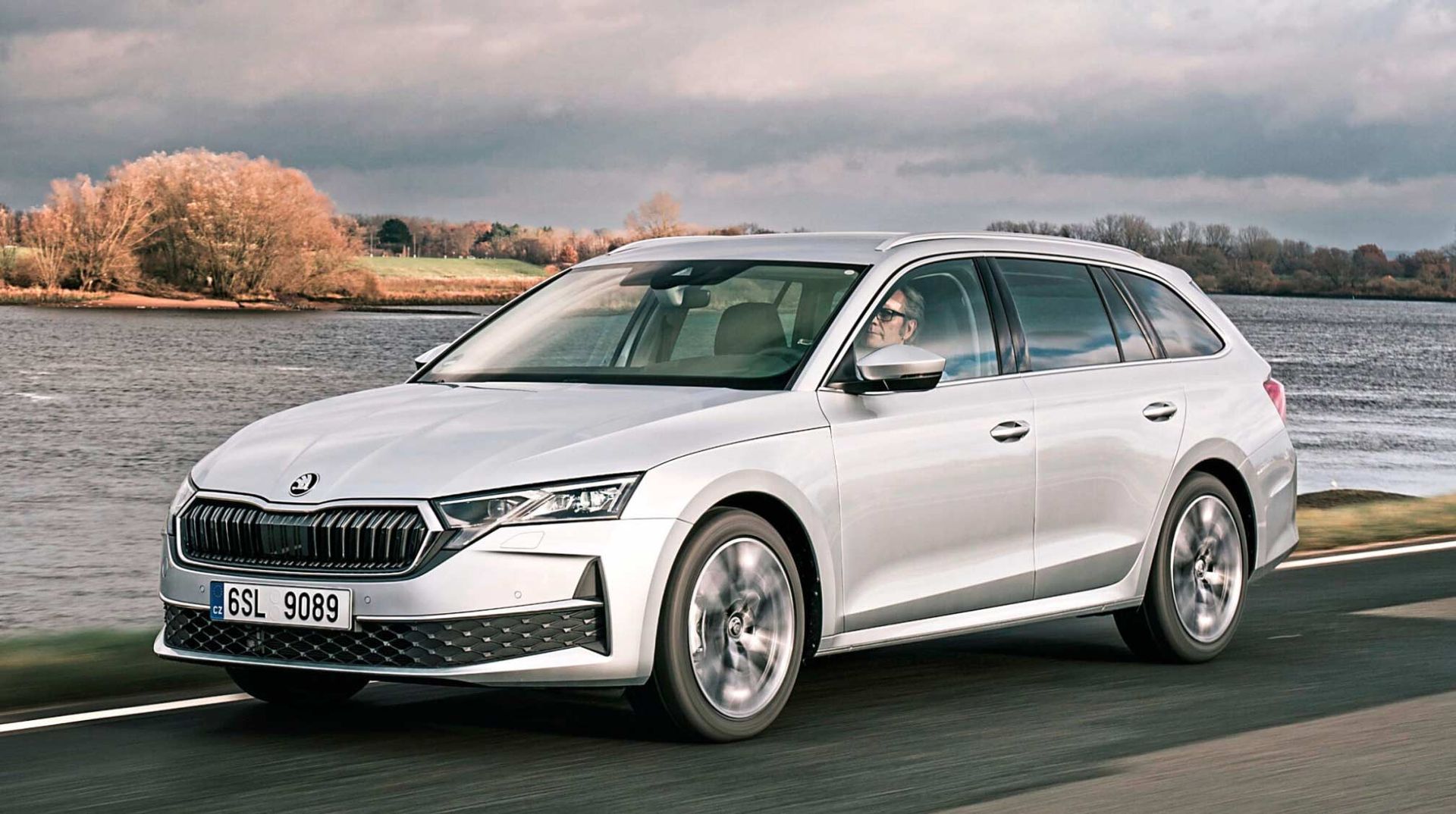 He probado el Skoda Octavia Combi híbrido más recomendable por su combinación de motor y espacio ...