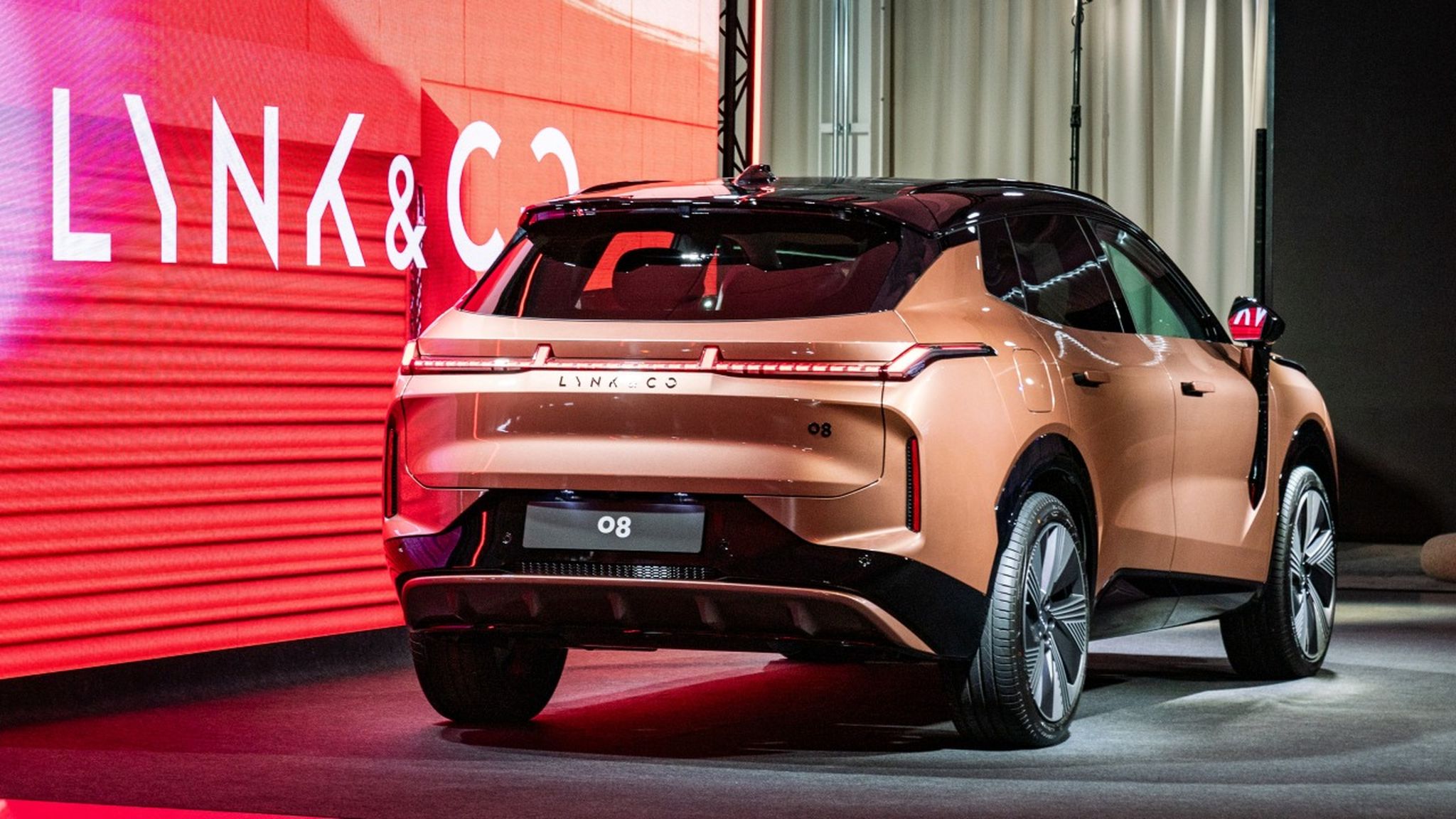 El nuevo Lynk & Co 08 tiene esta salvajada de autonomía eléctrica a pesar de ser un híbrido ...